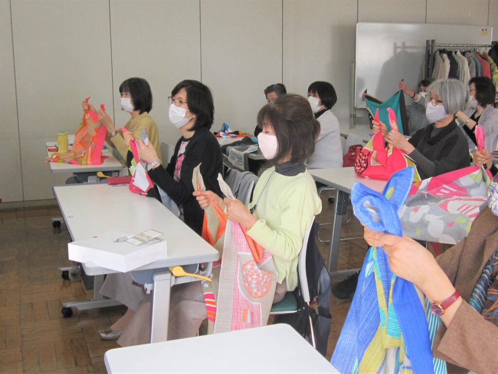 “Furoshiki”- a Traditional Japanese Culture – Minato Unesco Association